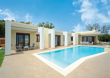 Red Oak Tree Villa in Prines, Crete sleeps 8